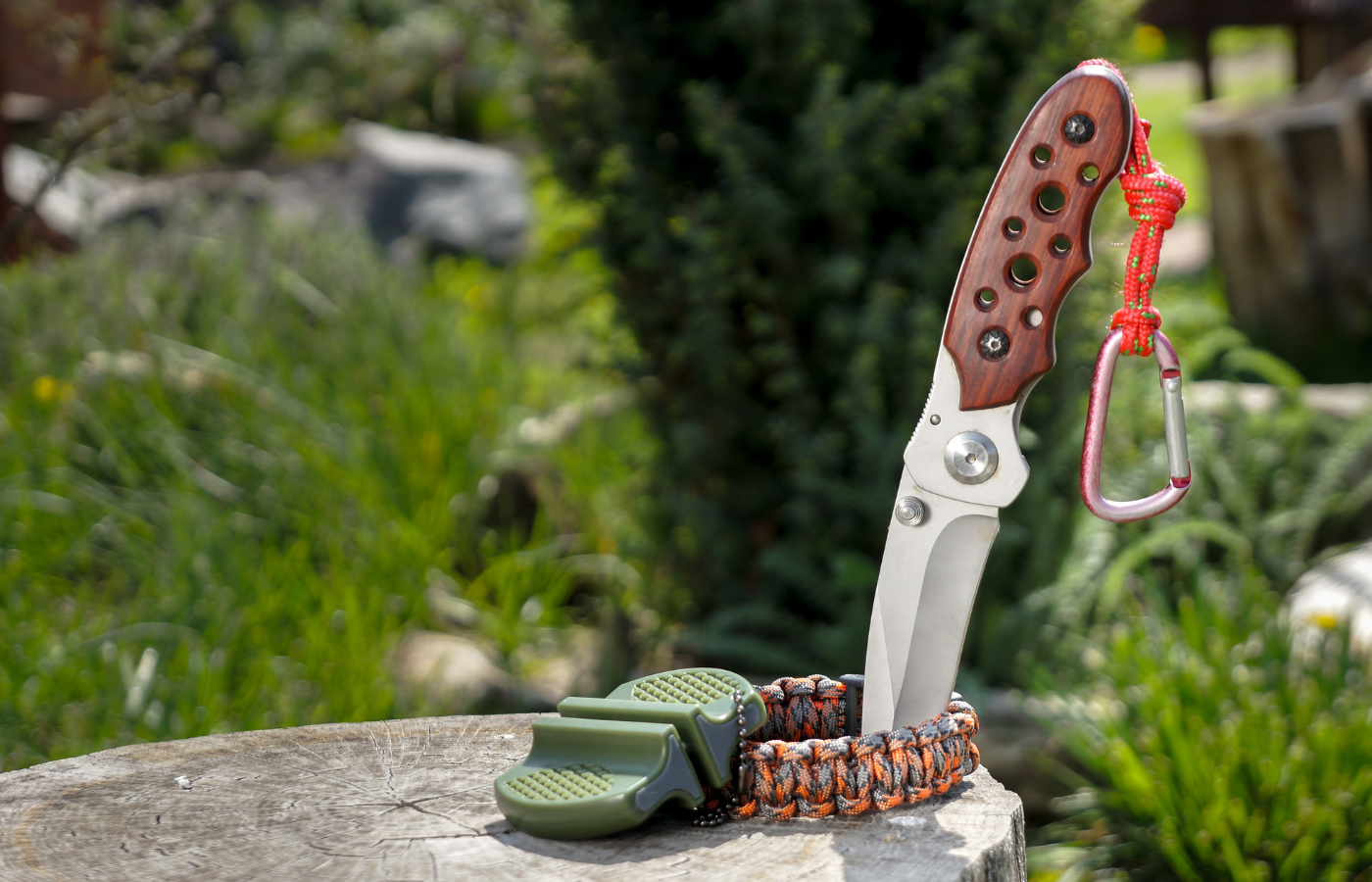 Couteau de survie : comment bien le choisir - Guide outillage